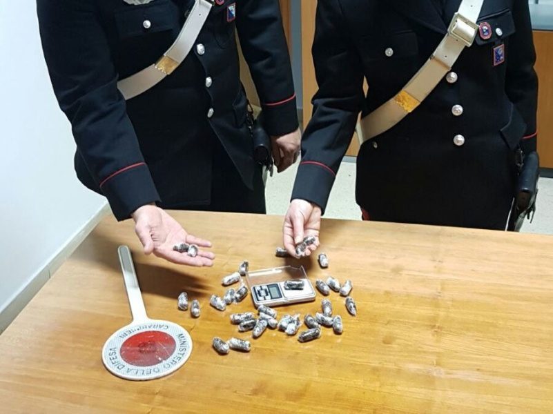 Roma, San Basilio, blitz antidroga dei Carabinieri Roma, San Basilio, blitz antidroga dei Carabinieri